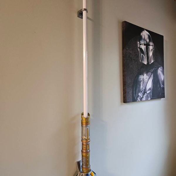 Lightsaber Wall Mount Holder Savi's Workshop Holds 6 Kyber Crystals 3D ...