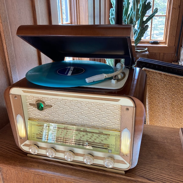 This is a Rare Hi-fi Restored Tube Radio From 1952! A Sonolor Sensation ...