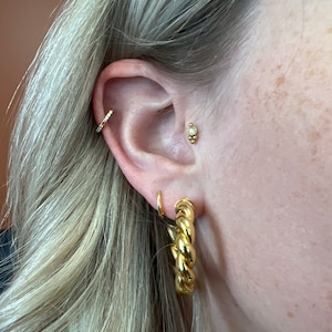 14k Yellow Gold Conch Labret Top Internally Threaded Titanium - Etsy