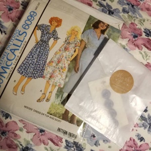 Rare UNCUT Vintage 1970's Vogue Pattern 8384 / GLAMOROUS Misses' Slim ...