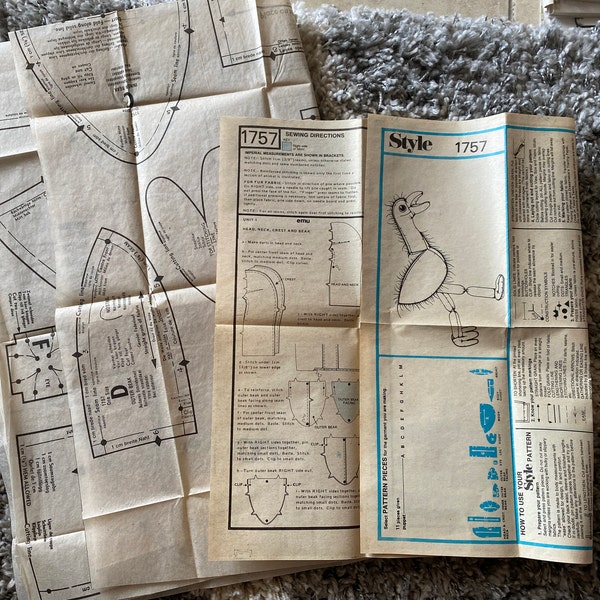 Costume Sewing Pattern Tudors Renaissance Gowns Size Misses 10-12-14 ...