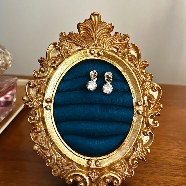 Vintage Style Engagement Gold Diamond Ring Holder Jewelry Display ...