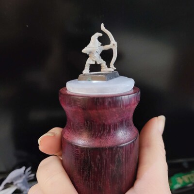 Phoebe Model Holder / Miniature Holder Holds Models up to 50mm Base ...