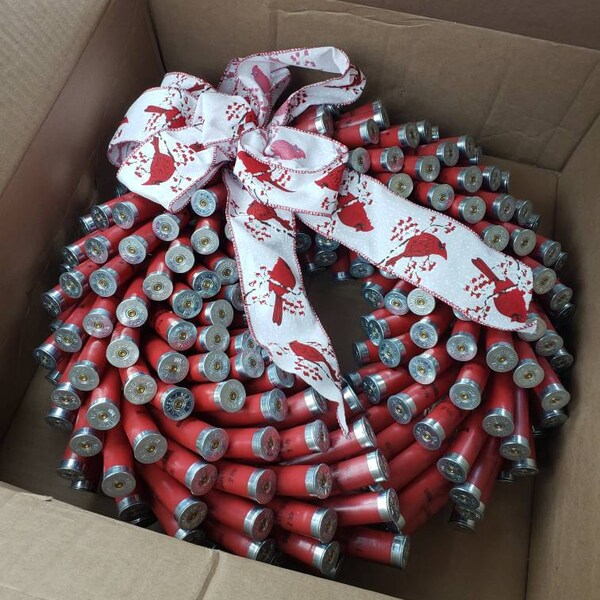 Shell Christmas Wreath Red With White Cardinal Christmas Bow - Etsy