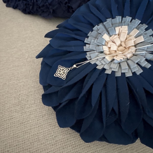 Witch's Knot Hexefus Magic Knot Celtic Pendant, Witch's Charm, Sterling ...