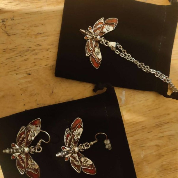 Blood Red Death Moth Head Hawkmoth Gothic Witchy Skull Pendant Silver ...