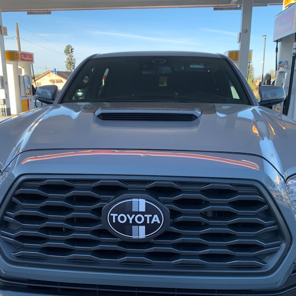 2018-2023 Toyota Tacoma Grey-striped Vintage Front Emblem Vinyl Overlay ...