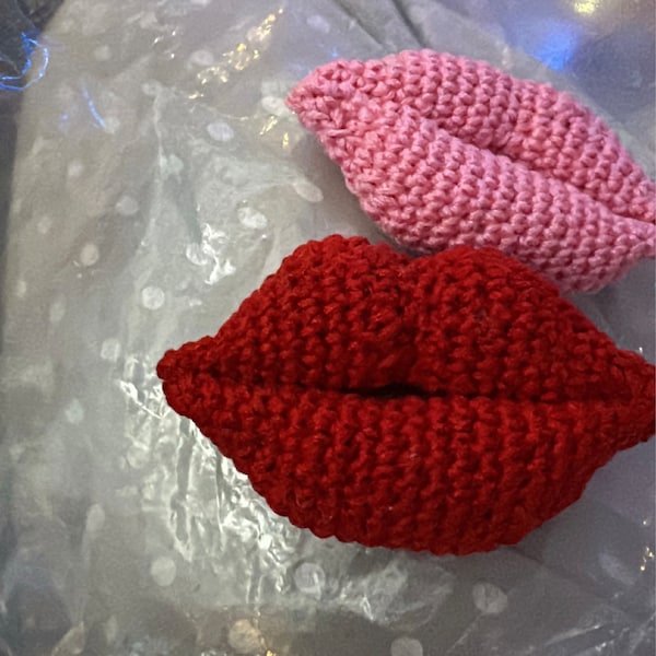 Crochet Lips Keychain PATTERN, Amigurumi Crochet Red Lips PATTERN, Hot ...