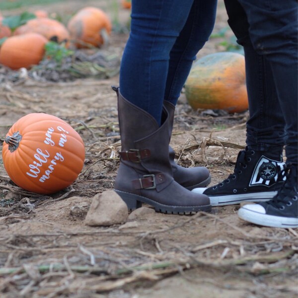 Fall Proposal Pumpkins: Will You Marry Me, Engagement Photoshoot ...