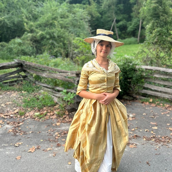 182 Robe a L'anglaise Routrousse 1770-1780- Back Pleats Face Inward ...