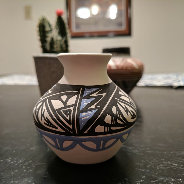 Hand Painted Ceramic Native American, Navajo Flower Vase glazed Inside ...