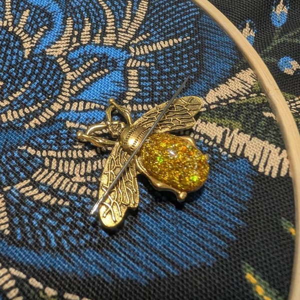 Gold Bee Needle Minder, Needle Keep, Needle Minder, Needle Magnet ...