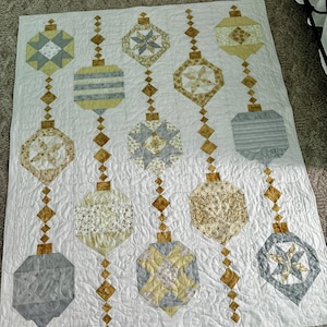Felicity PDF Quilt Pattern, Christmas Tree Ornaments, Festive Modern or ...