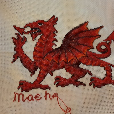 Welsh Dragon Counted Cross Stitch Kit - Etsy