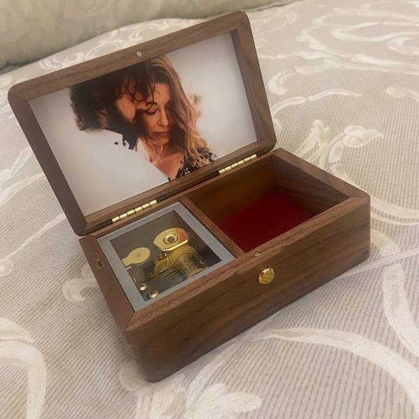 Custom Melody Music Box / Personalized Music Box With a Custom Metal ...