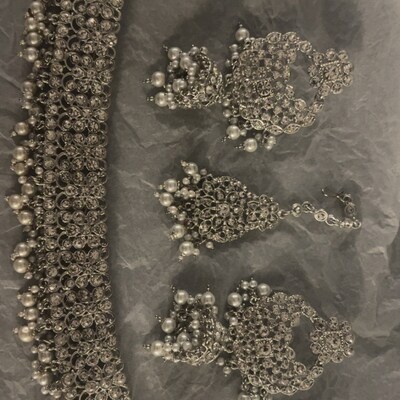 New Gift Box Bangles, Jhumka Earring and Bindi Pack. Multicolour - Etsy