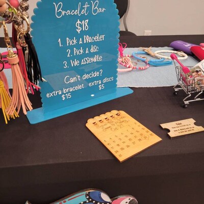 Scallop Arch Sign With Stand SVG Wedding Template Social Media Sign DXF ...