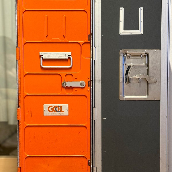 2 TRANSAVIA Aluminium Airline CONTAINERS KSSU Containers ...