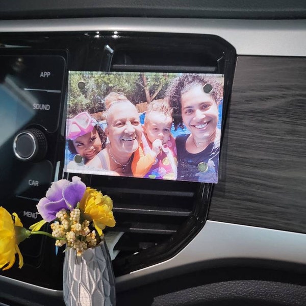 Car Photo Frame, Premium Car Vent Picture Frame, Clips Onto Air Vents ...