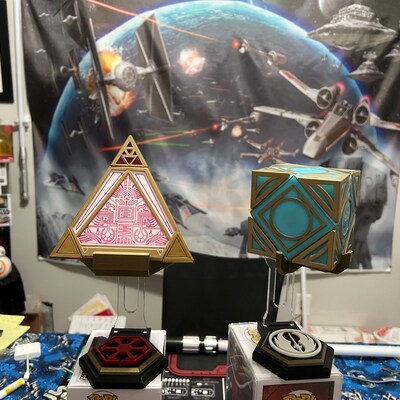 Galaxy Edge Holocron Stands - Etsy