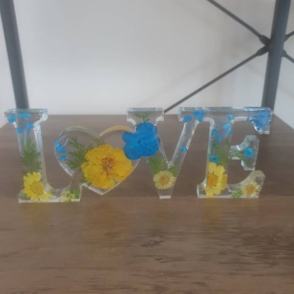 Personalised Freestanding Resin Sign | Resin Word Plaque | Flower Resin ...