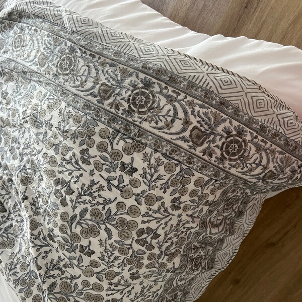 Indian Block Printed Quilt, Lightweight Floral Throw Blanket, Elegant ...