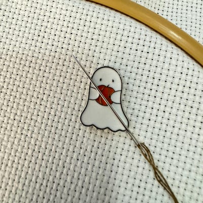 Pumpkin Ghost Needle Minder Cute White Halloween Spooky Magnetic Needle Minder Keeper Nanny ...