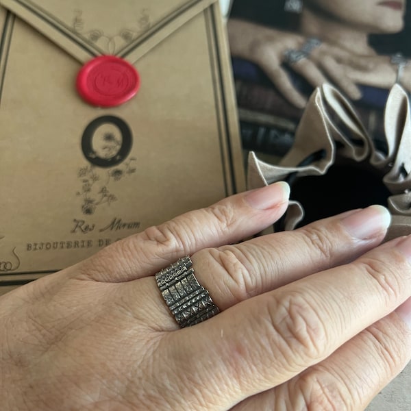 Ring for Booklovers, Books in a Row Shaped, Sterling Silver | Libraria ...