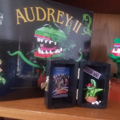 Voodoo Doll, Marie Laveau Voodoo Queen in Voodoo House Diorama With ...