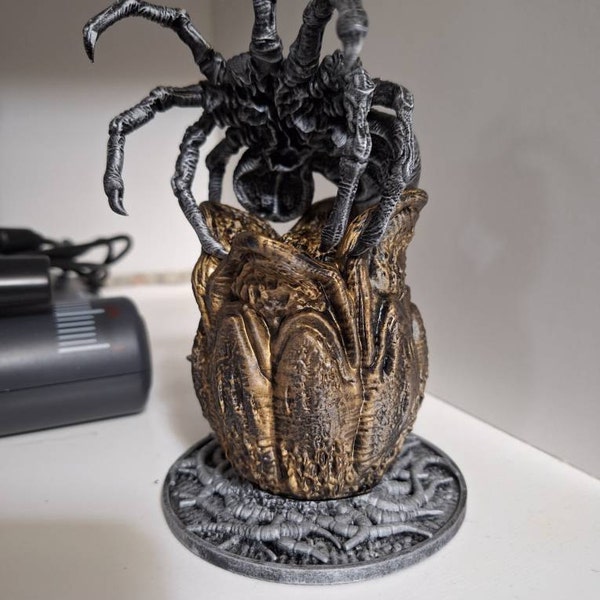 Facehugger Figure | Alien Statue | 3D Printed Facehugger Collectible ...