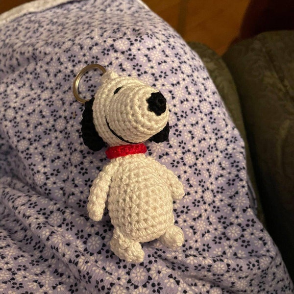 Crochet Snoopy Keychain - Etsy