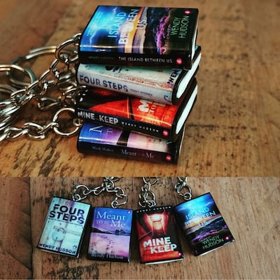 CUSTOM BOOK KEYCHAIN Personalized Gift for Book Lovers Personalized ...