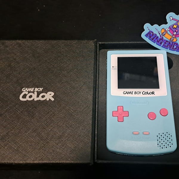 Baby Blue Game Boy Color: Laminated IPS Display & Pastel Pink Buttons ...