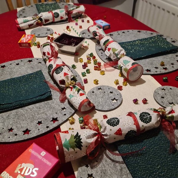 Green & Gold Holly Fabric Reusable Crackers Set of 2 Refillable ...