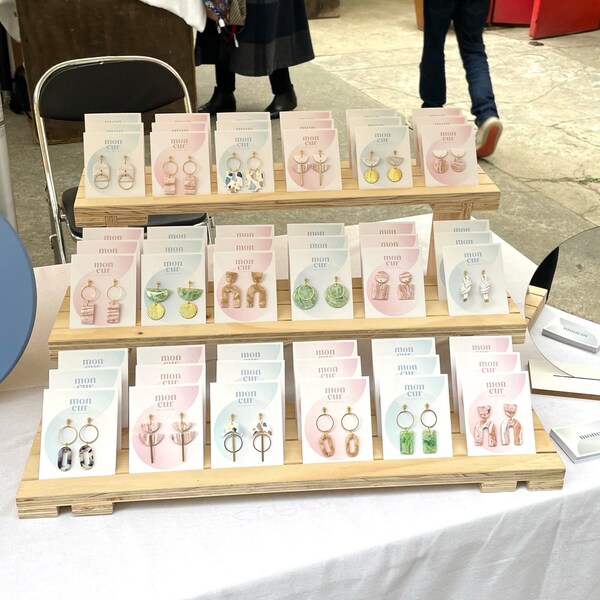 Tiered Slotted Shelf Display Stands, Market Shelf Display, Step Display ...