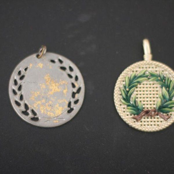 SCA Laurel Medallion Satin Gold Over Brass - Etsy