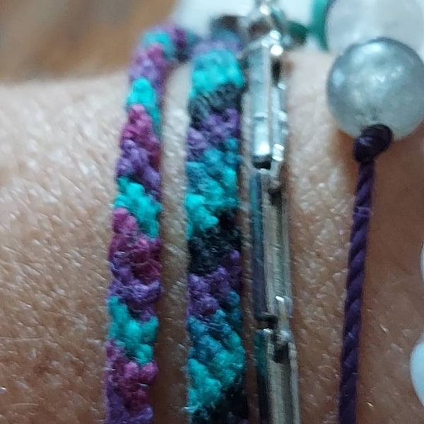 CUSTOMIZABLE Candy Stripe Friendship Bracelet | Thread Bracelet ...