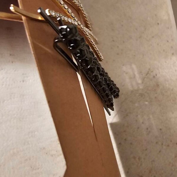 Beautiful Hair Tie With Button, Simple and Elegant Hair Accessories ...