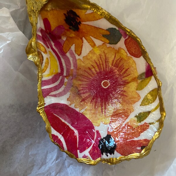 Small Oyster Shell Trinket Dish, Floral Jewelry Holder, Custom Shell ...
