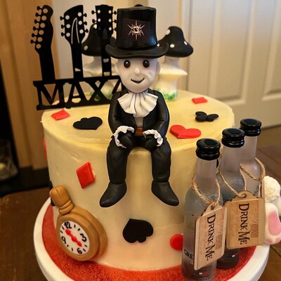 Personalised Seated Male Figure Fondant Cake Topper - Etsy