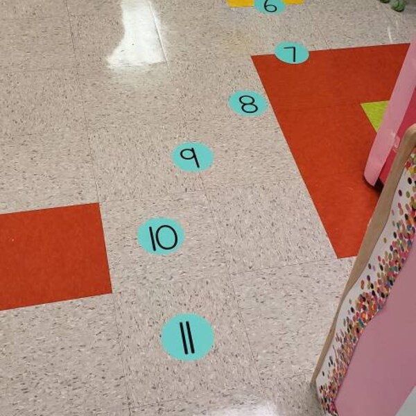 Classroom Line up Dots / Paw Prints / Classroom Decor / Floor Dot ...