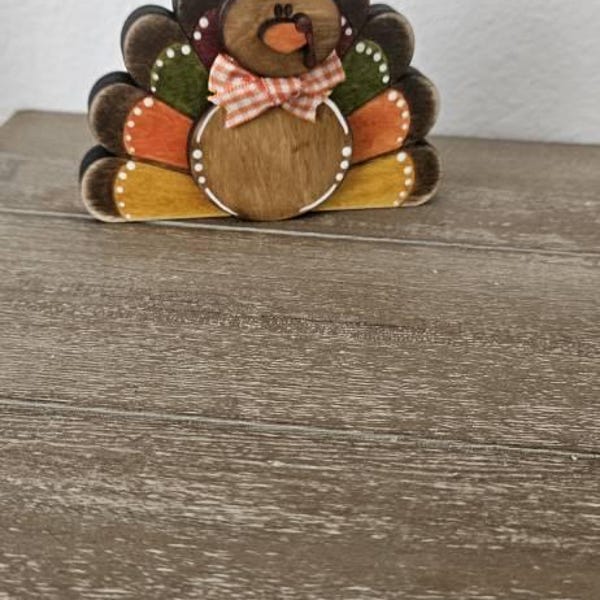 Charming Hand-painted Farmhouse Pig Decor - A Perfect Tiered Tray ...