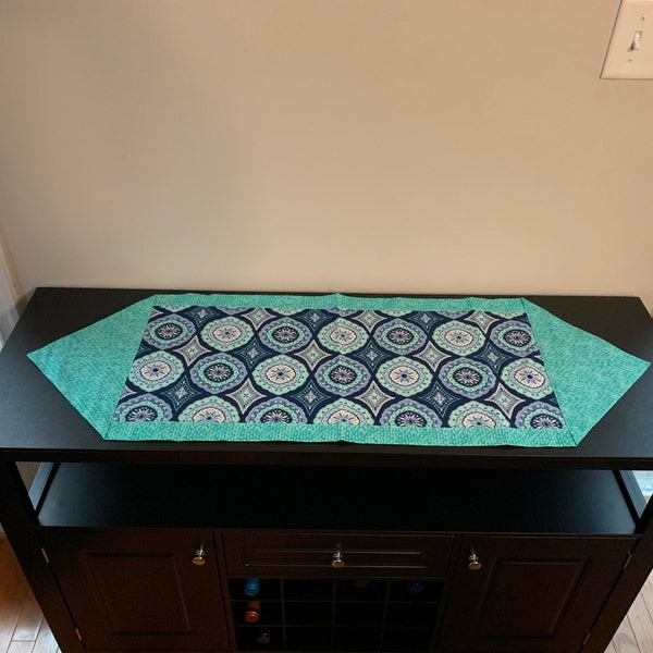 Square Table Topper, Vintage Inspired Quilted Table Topper - Etsy