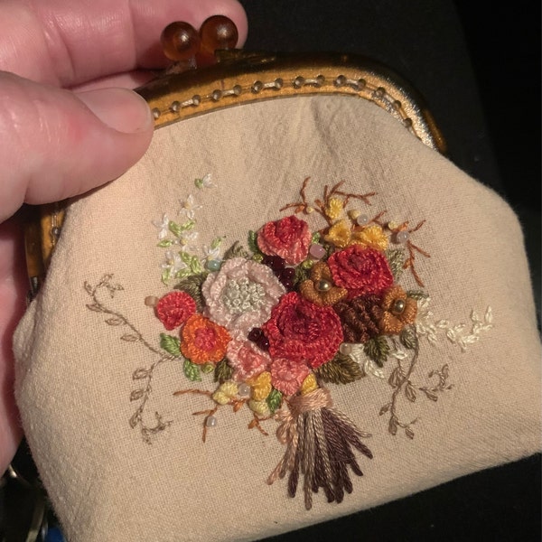 Hand Embroidered Floral Coin Purse Small Wallets Coin Pouch Kisslock ...