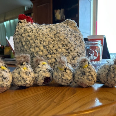 Mama and Mini Mabel Chicken CROCHET PATTERN - Etsy Canada