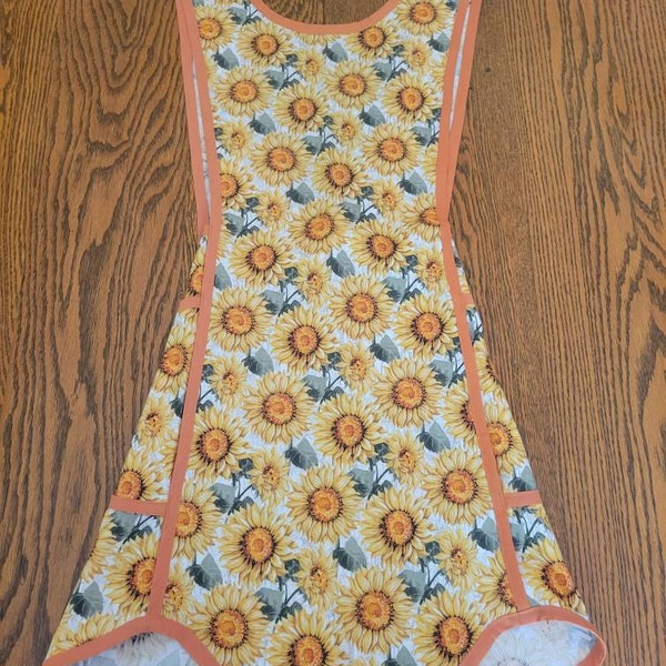 Old Fashioned Grandma Style Red and Green Calico Floral Apron in XL - Etsy