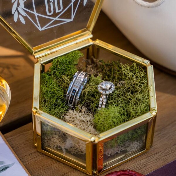 Hexagon Glass Ring Box With Moss - Gold or Rose Gold - Personalized ...