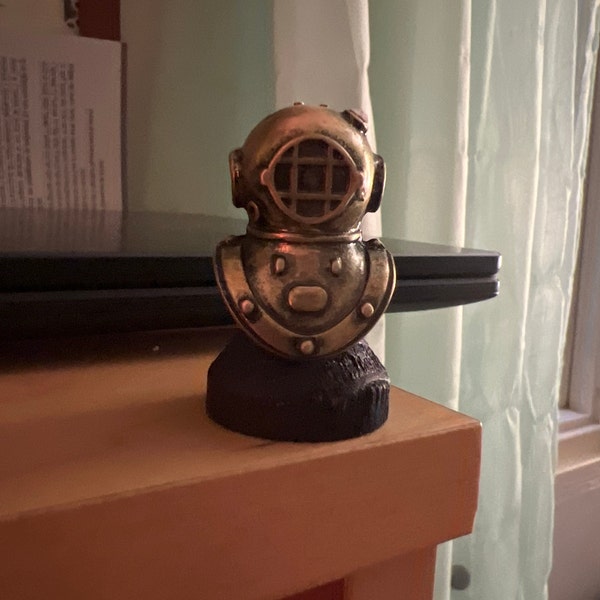 Deep Sea Diver Headgear Statue Home Decor, Diorama, Underwater Nautical ...