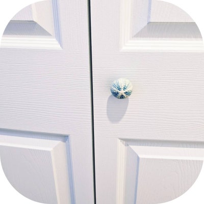 Shell Knobs Beach Knobs and Pulls Beach House White Knobs Drawer Knobs Cabinet Knobs Kitchen ...