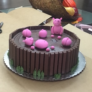 Fondant Pigs Cake Toppers Fondant Pig in Mud Fondant Pig Farm Party ...